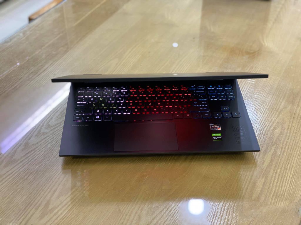 LAPTOP HP OMEN 15 -EN0013DX 2020 /R7 4800H /8Gb /512Gb /15.6″ FHD IPS ...