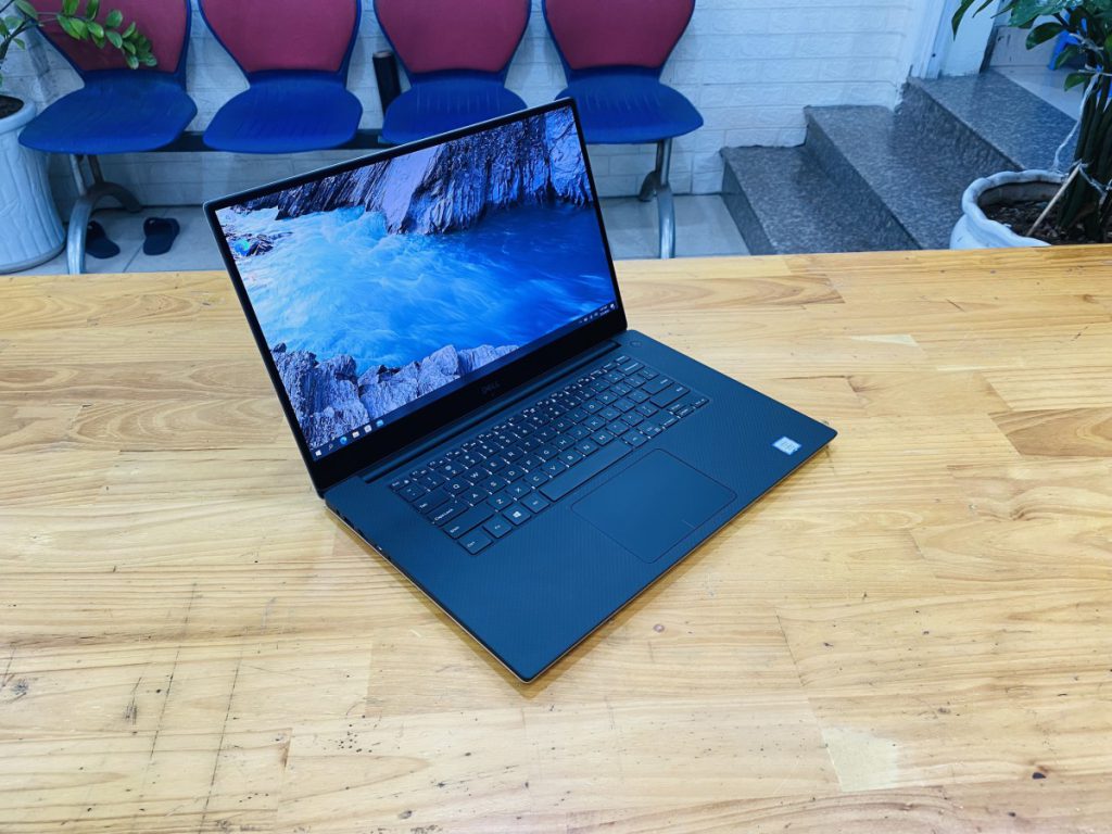 Dell Precision 5530 Core i7-8850H/ 16GB/ 512GB / Quadro P1000 4GB/ 15.6 ...