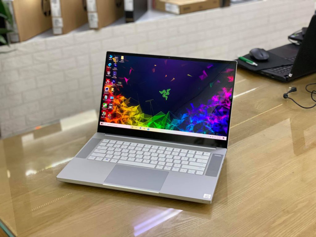 Laptop Razer Blade 15 2020 Core i7-10750H /16GB /512GB /15.6″ FHD /RTX ...