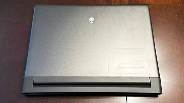 Dell Alienware M18 R1 Ryzen 9-7845HX /RAM 32GB /SSD 1TB /RTX 4070 8GB ...