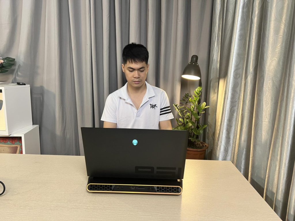 Dell Alienware Area 51M R1 Core i7-9700K /16GB /512GB /RTX 2060 6GB /17 ...