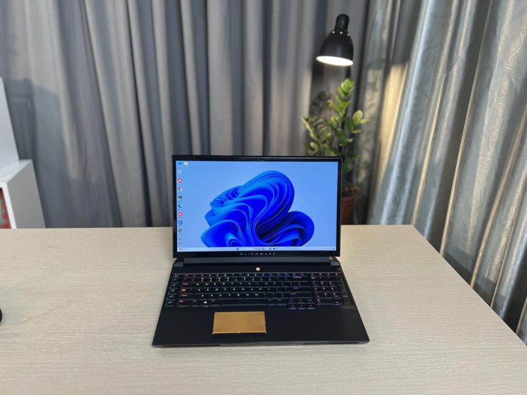 Dell Alienware Area 51M R1 Core i7-9700K /16GB /512GB /RTX 2060 6GB /17 ...