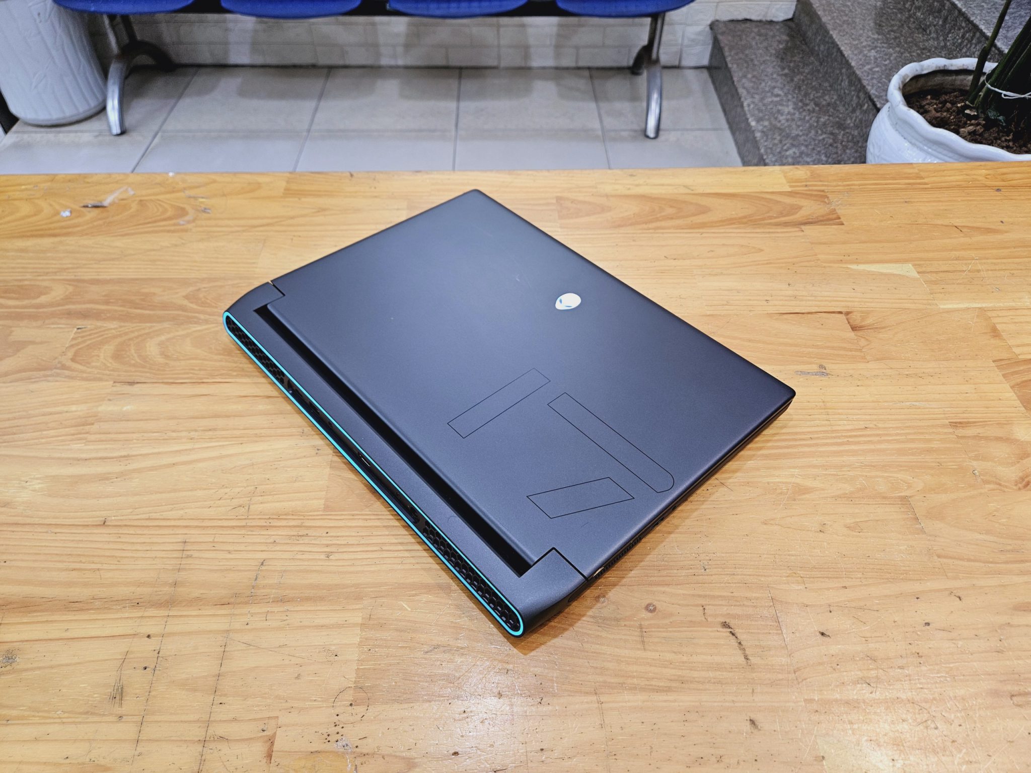 Dell Alienware M17 R5 2022 AMD R9-6900HX/ 16GB/ 1TB/ RTX 3070Ti 8GB/ 17 ...