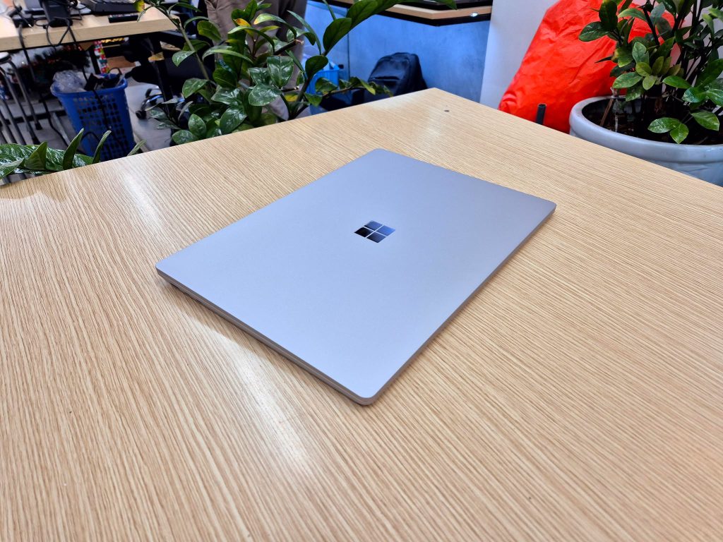 Microsoft Surface Laptop 6 15 inch Core Ultra 5 135H/ 8GB/ 256GB/ 15″ 2 ...