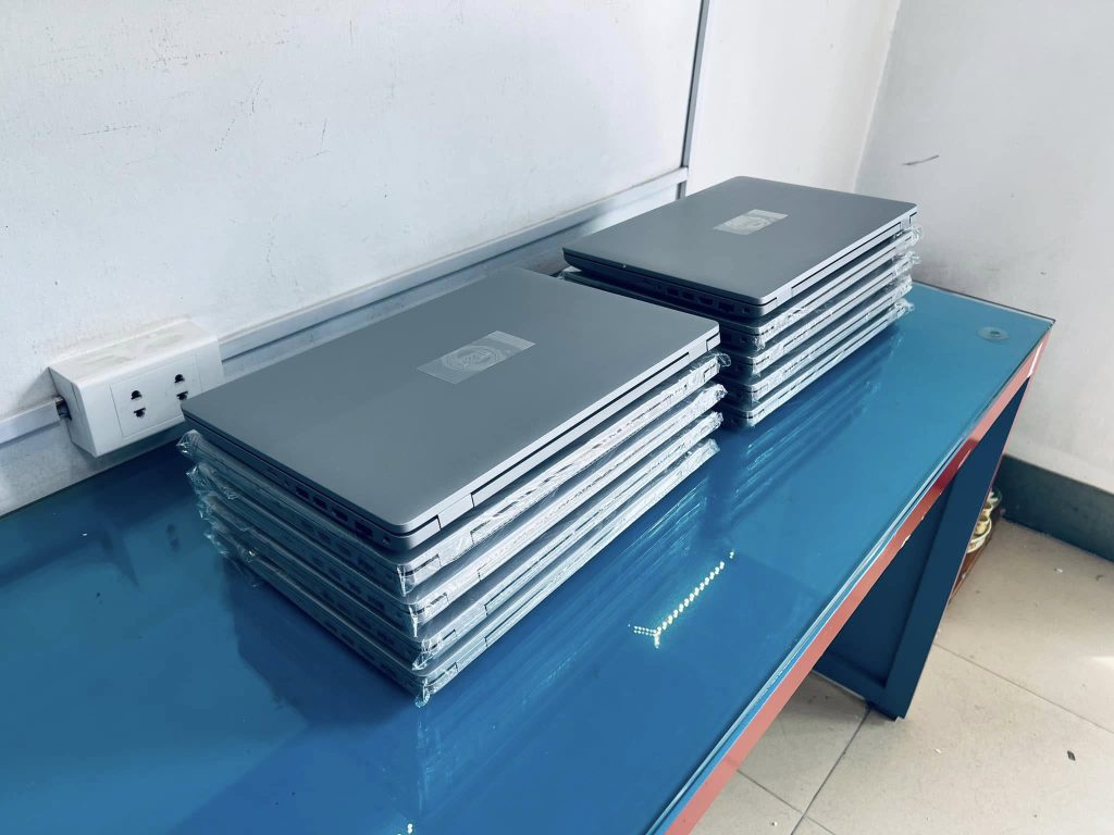 Dell Precision 3551 (2020) Core i5-10300H/ 8GB/ 256GB/ Quadro P620 4GB ...